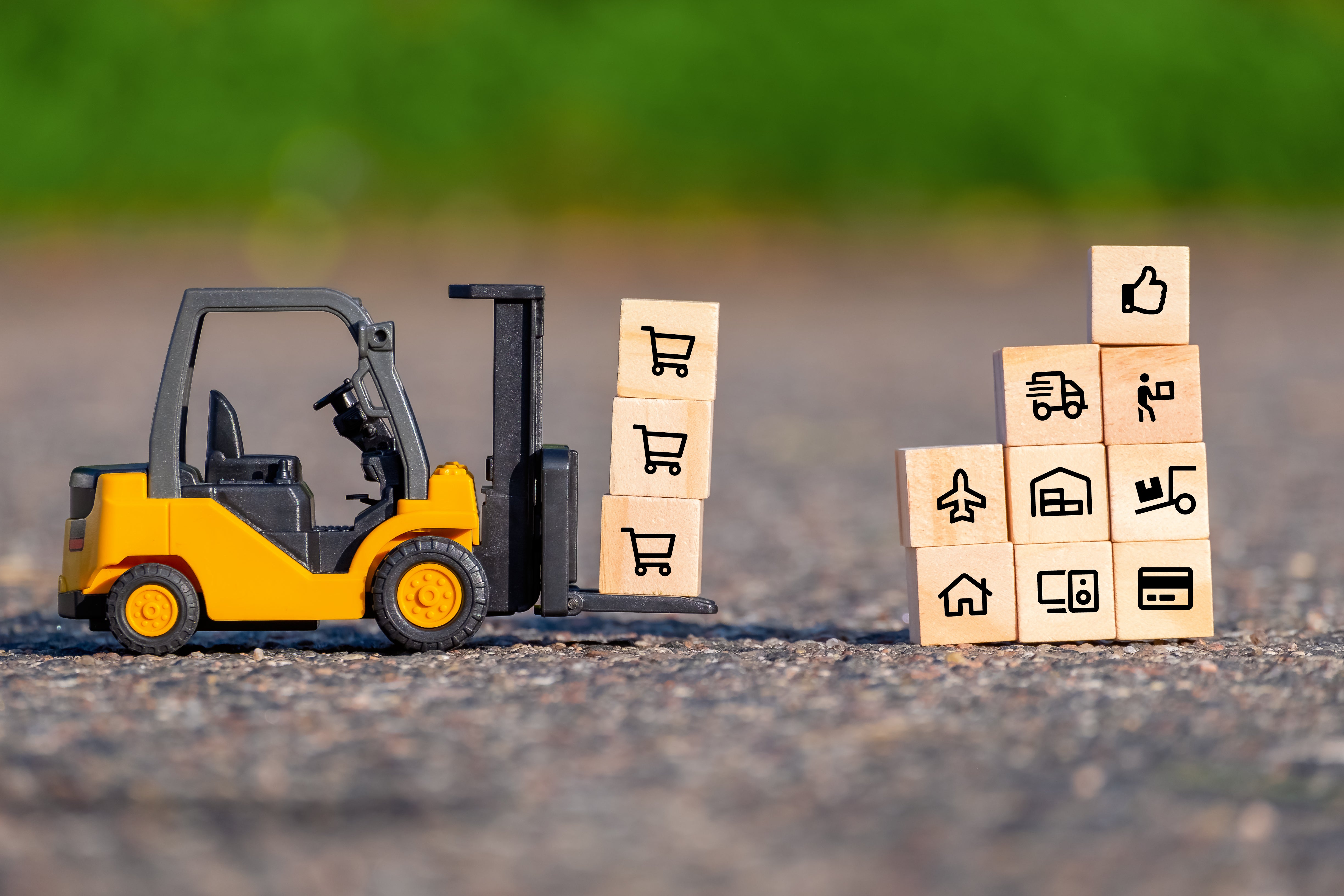 Wholesale Price Guide/Minimum Order Quantity — Raw Essentials